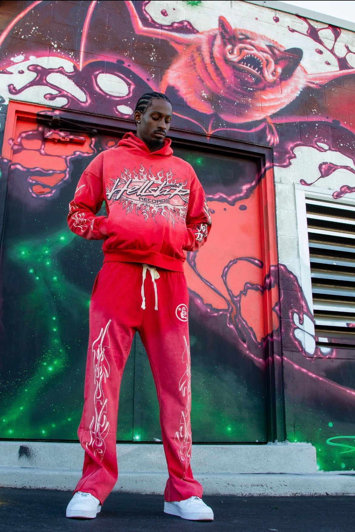 HELLSTAR – GRAILS NEXT DOOR