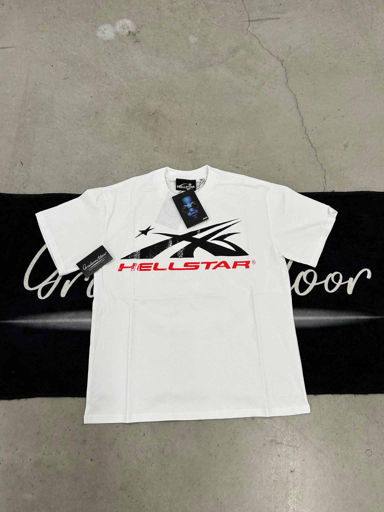 HELLSTAR – GRAILS NEXT DOOR